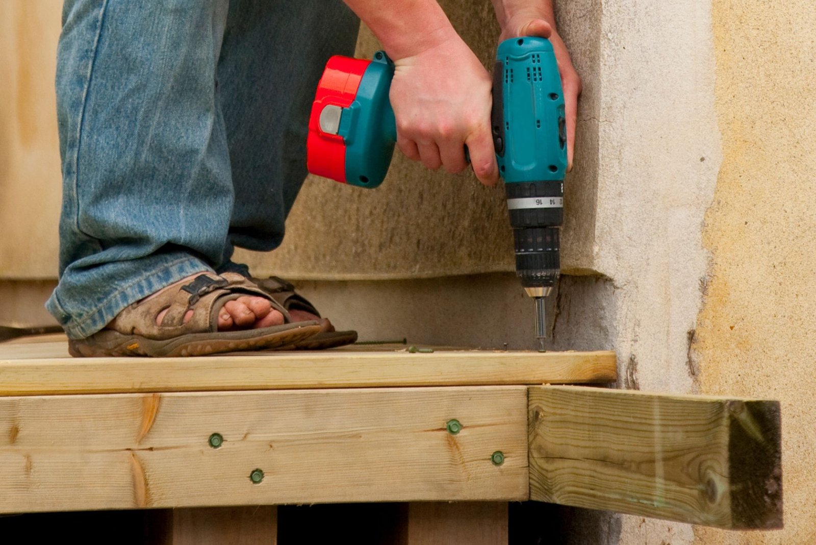 How To Build Safe And Durable Deck Steps In New Zealand: A Complete DIY ...
