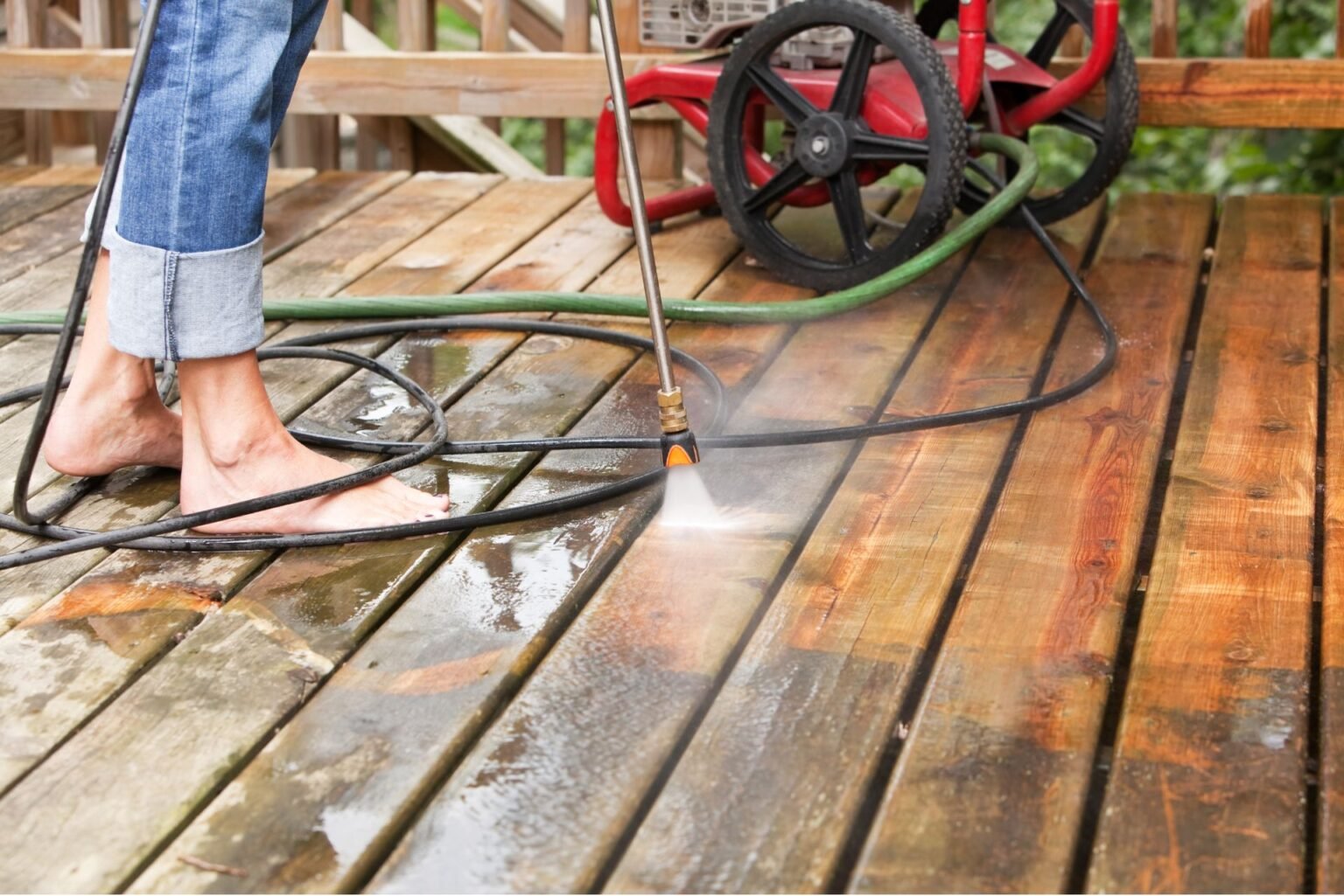 How To Clean A Deck In NZ: Step-By-Step Guide For Wooden And Composite ...