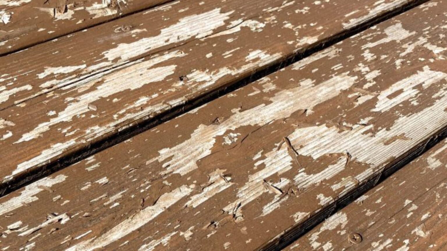 Ultimate Guide To Stripping Stain From Your Deck In New Zealand: Step ...